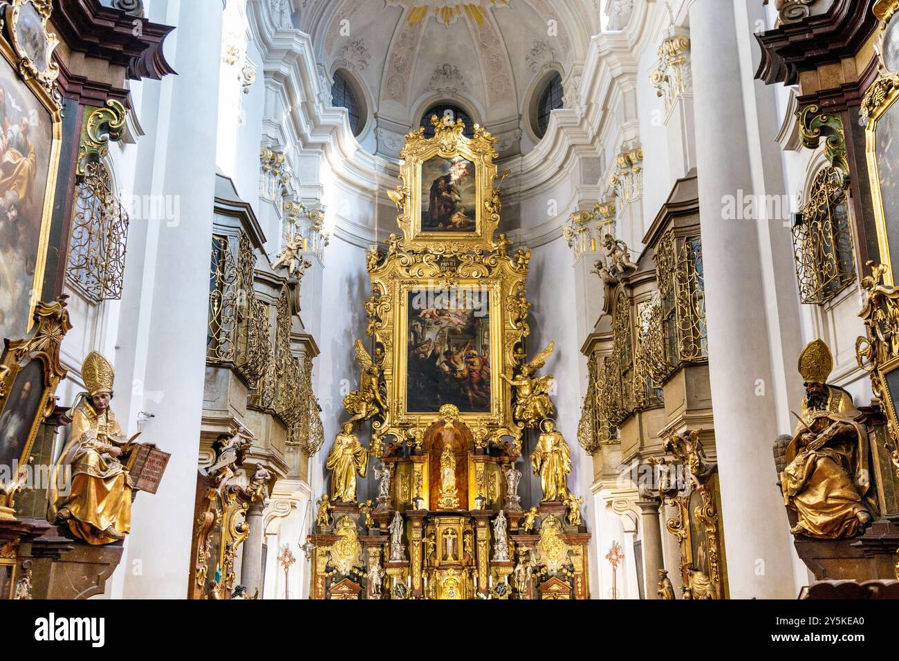 Gilded altar with Peter Paul Rubens painted 'The Martyrdom of St Thomas ...