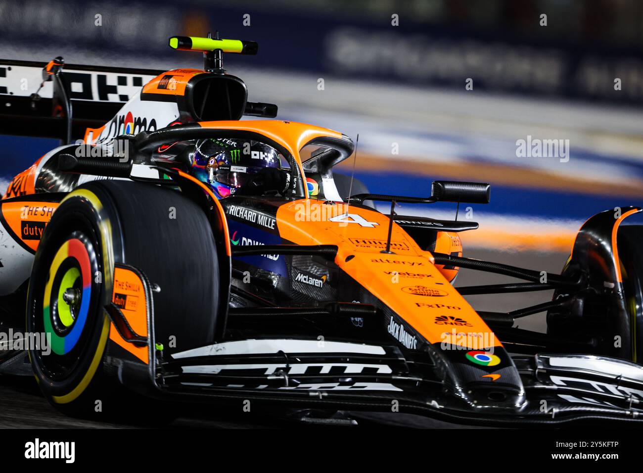 04 NORRIS Lando (gbr), McLaren F1 Team MCL38, action during the Formula 1 Singapore Grand Prix ...