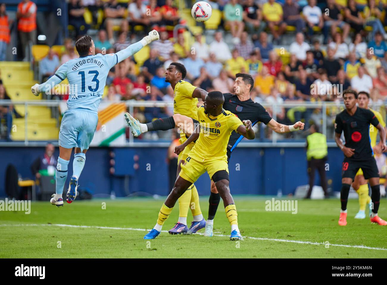Barcelona fc 2024 lewandowski hi-res stock photography and images - Alamy