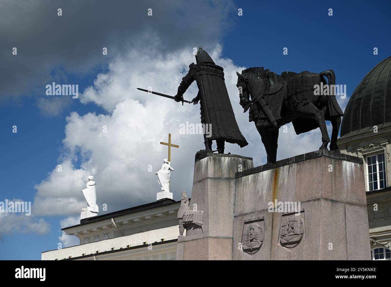 Monument to Grand Duke Gediminas in Vilnius, Lithuania Stock Photo - Alamy