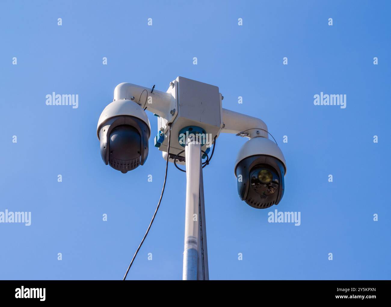 Rotating cctv camera hi-res stock photography and images - Alamy