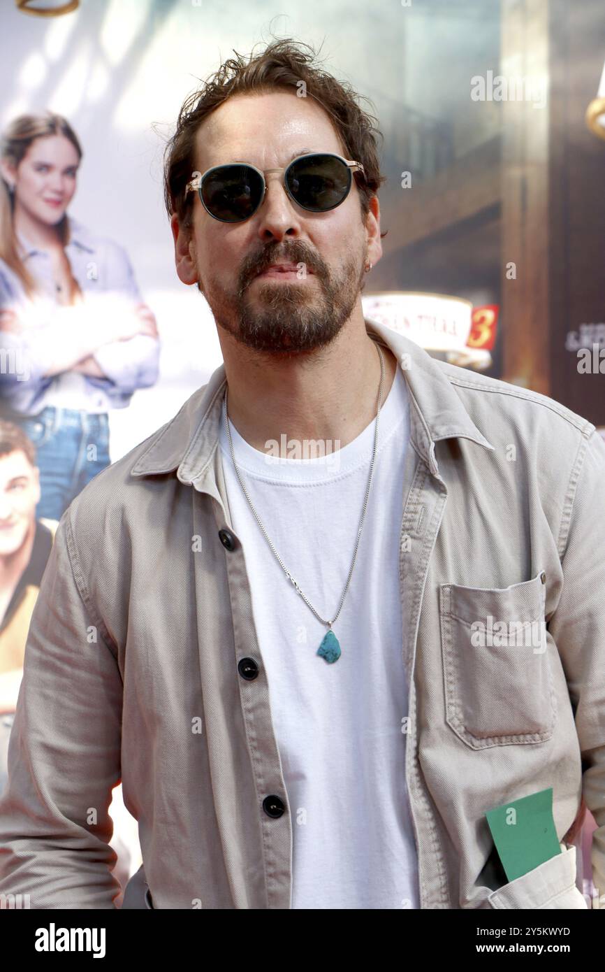 Felix Kramer arriving at the premiere of DIE SCHULE DER MAGISCHEN TIERE ...