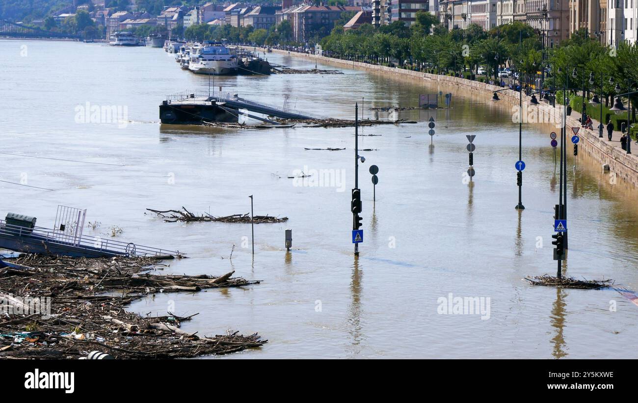 Budapest under water flooding Danube I Stock Photo - Alamy