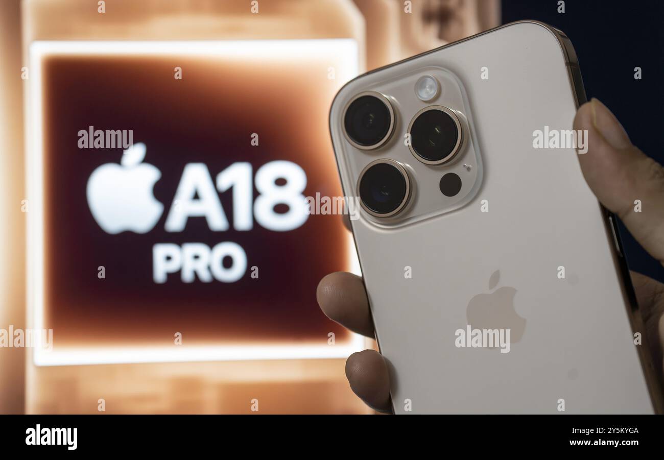 Iphone 16 series hi-res stock photography and images - Alamy