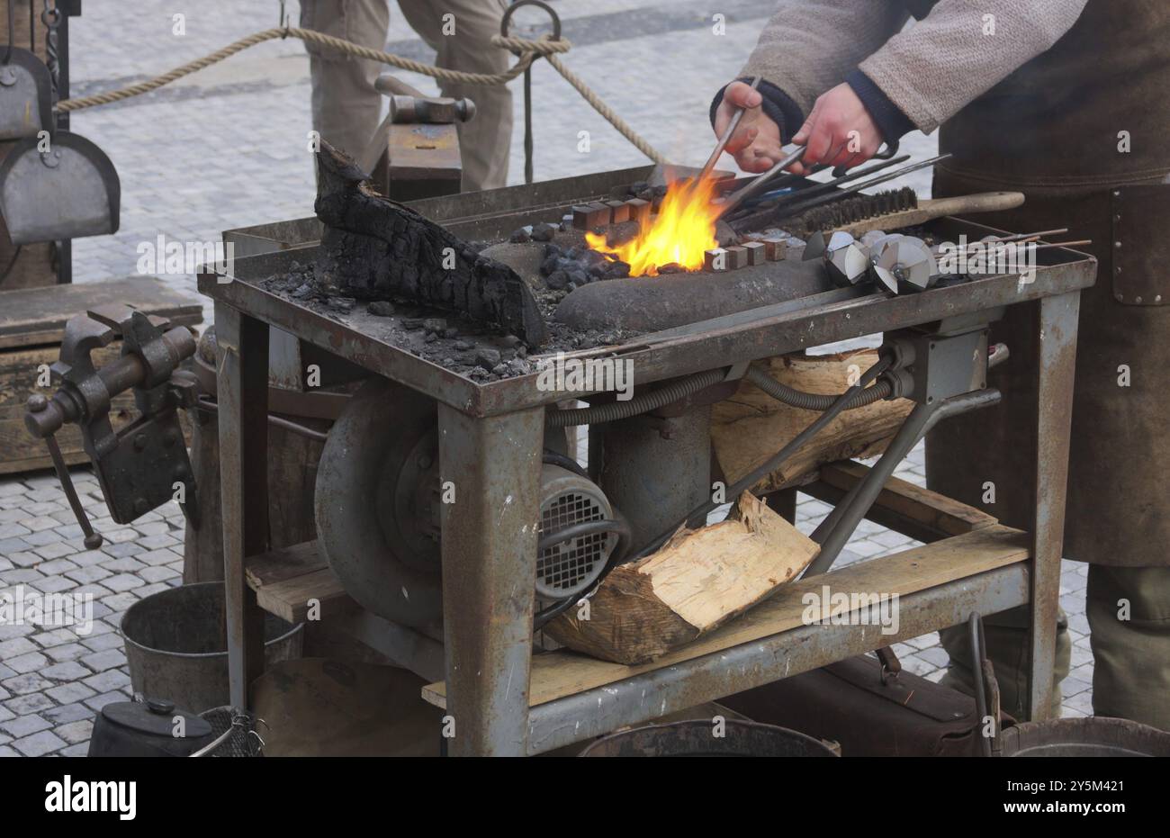 Slicing workbench hi-res stock photography and images - Alamy