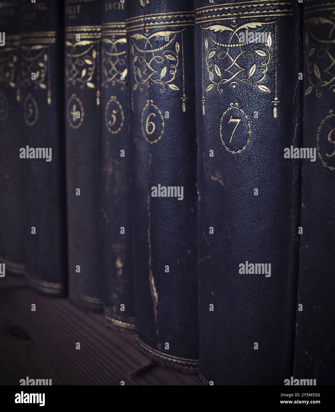 Old and second hand bookstores hi-res stock photography and images - Alamy