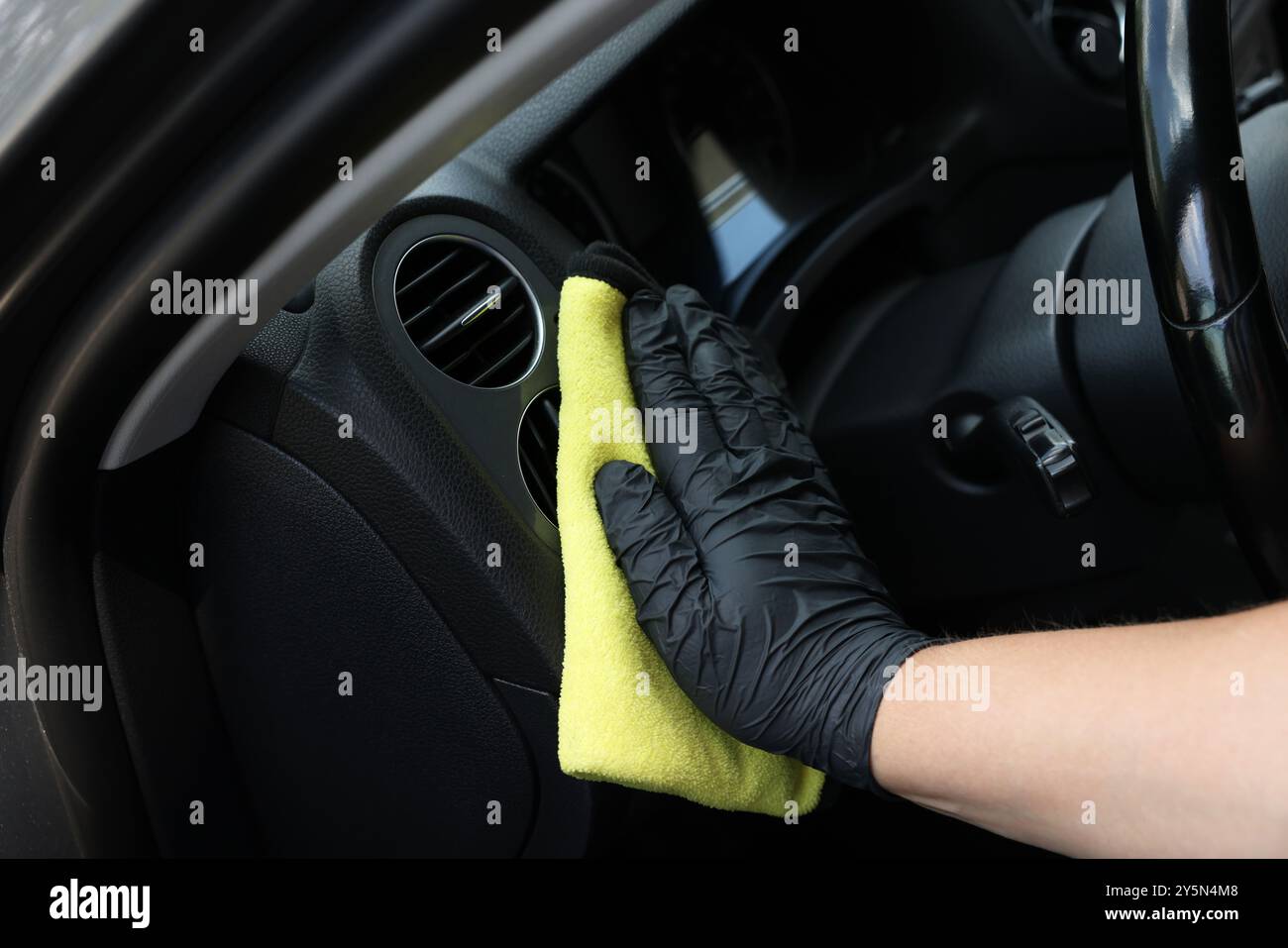 Wiping cleaning car vehicle hi-res stock photography and images - Alamy