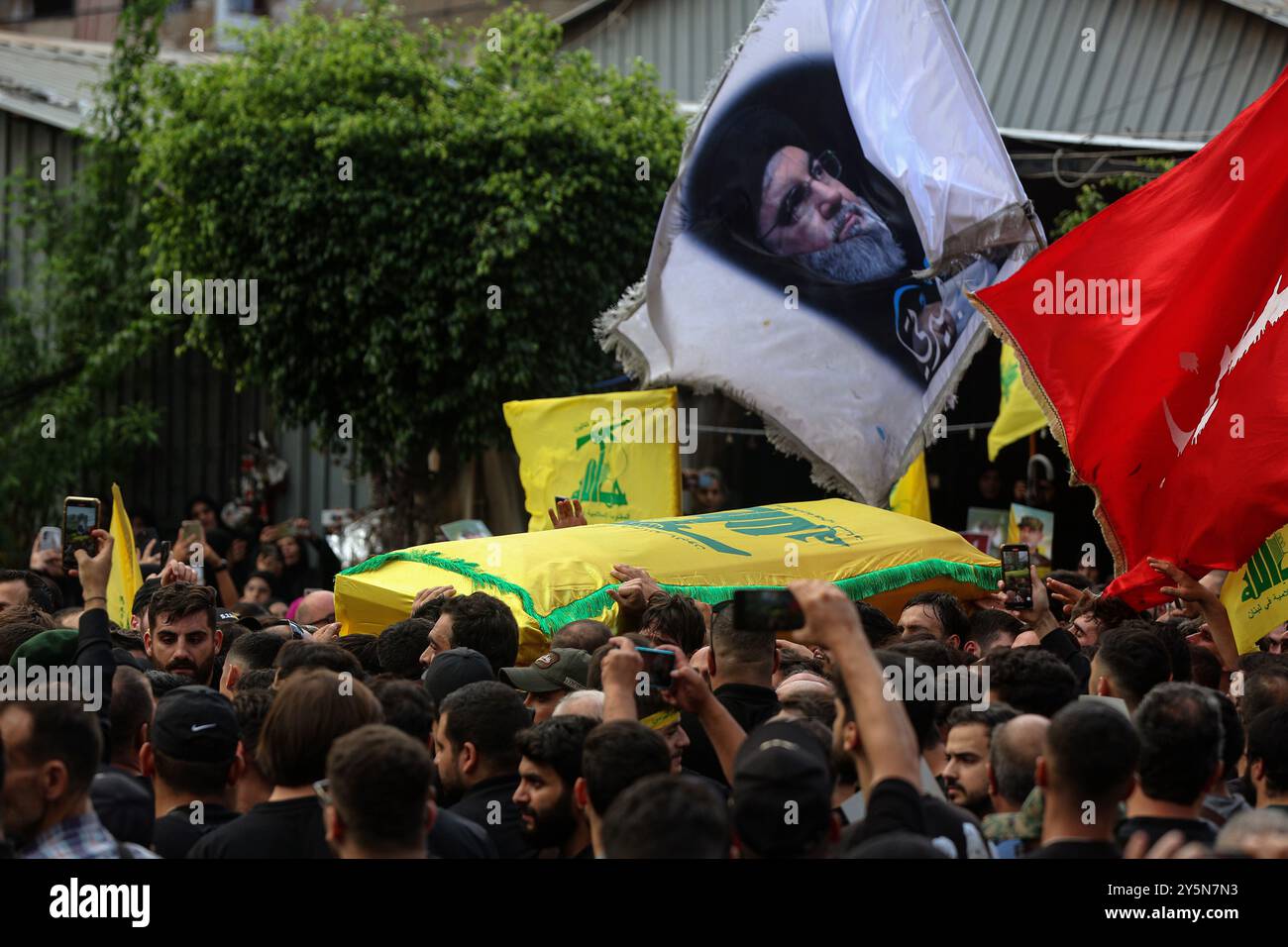 Beirut, Beirut, Lebanon. 22nd Sep, 2024. The coffin of pro-Iranian top ...