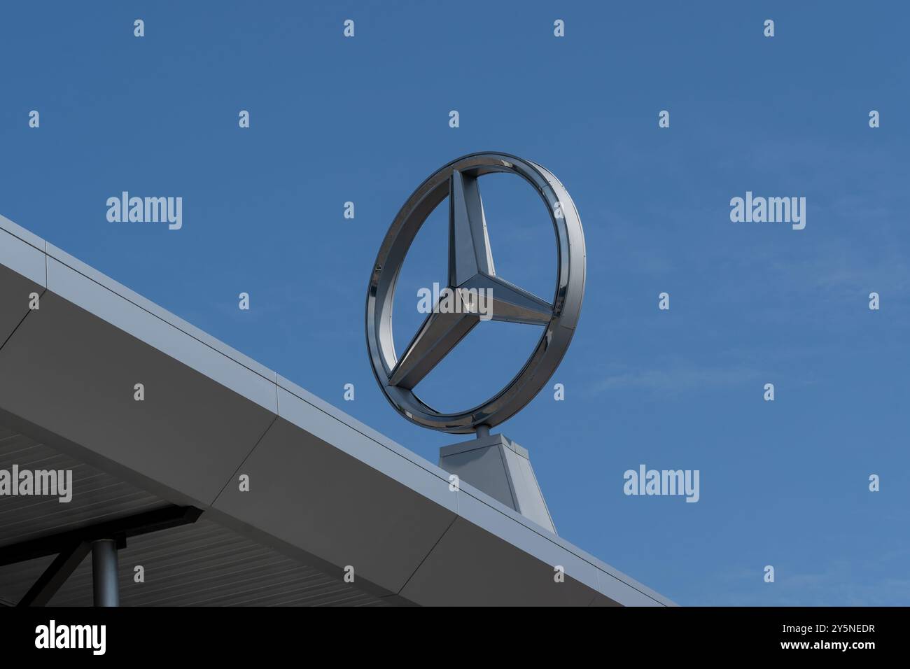 A Mercedes-Benz logo on the building. Thornhill, ON, Canada Stock Photo ...