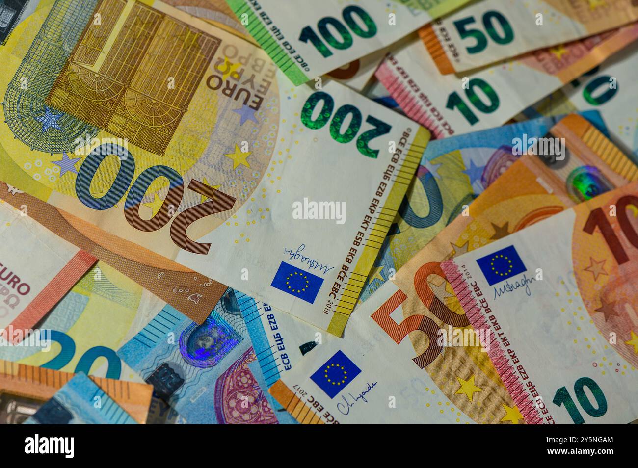 Set 50 euro banknotes hi-res stock photography and images - Alamy
