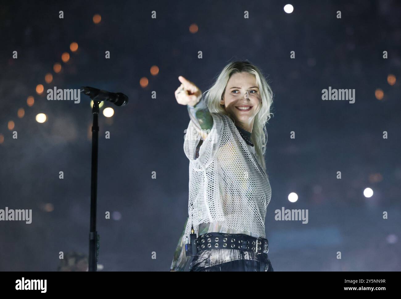 Emily armstrong linkin park hi-res stock photography and images - Alamy