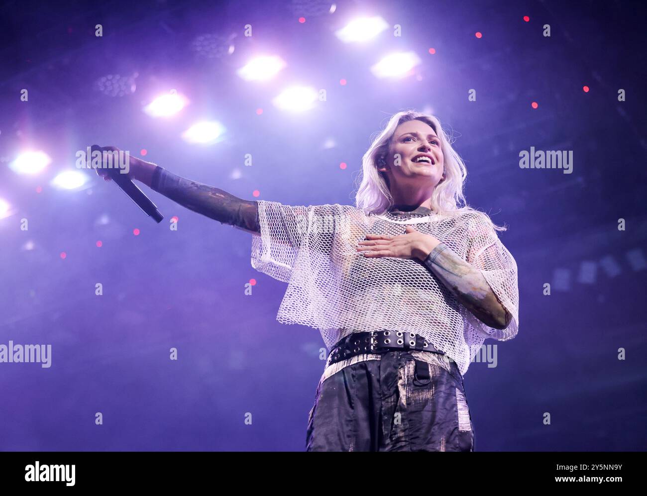 Emily armstrong linkin park hi-res stock photography and images - Alamy