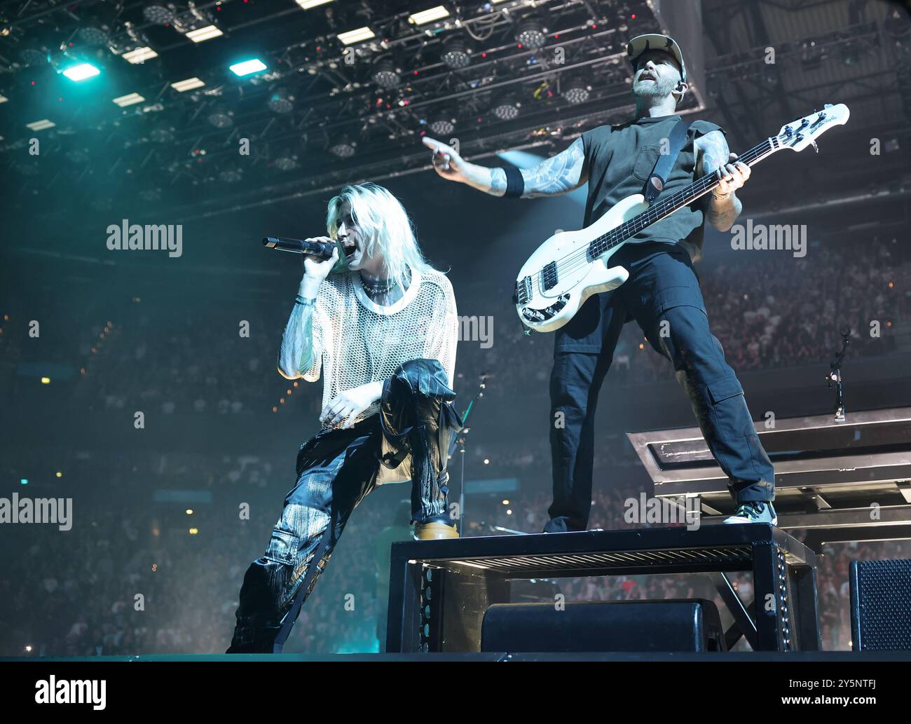 Emily armstrong linkin park hi-res stock photography and images - Alamy