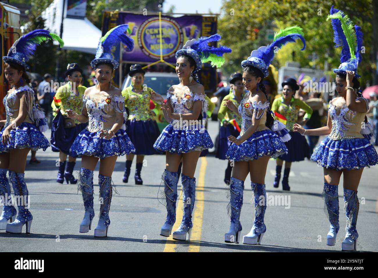 Parade new york el salvador hi-res stock photography and images - Alamy