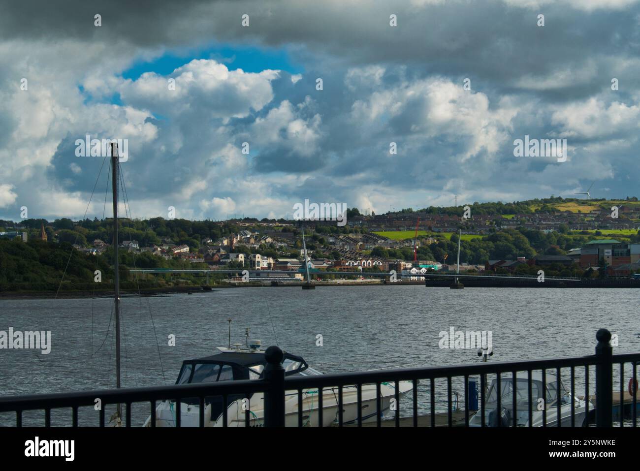 Derry city walls walk hi-res stock photography and images - Alamy