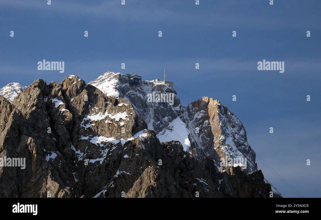 Mit der bergstation hi-res stock photography and images - Alamy