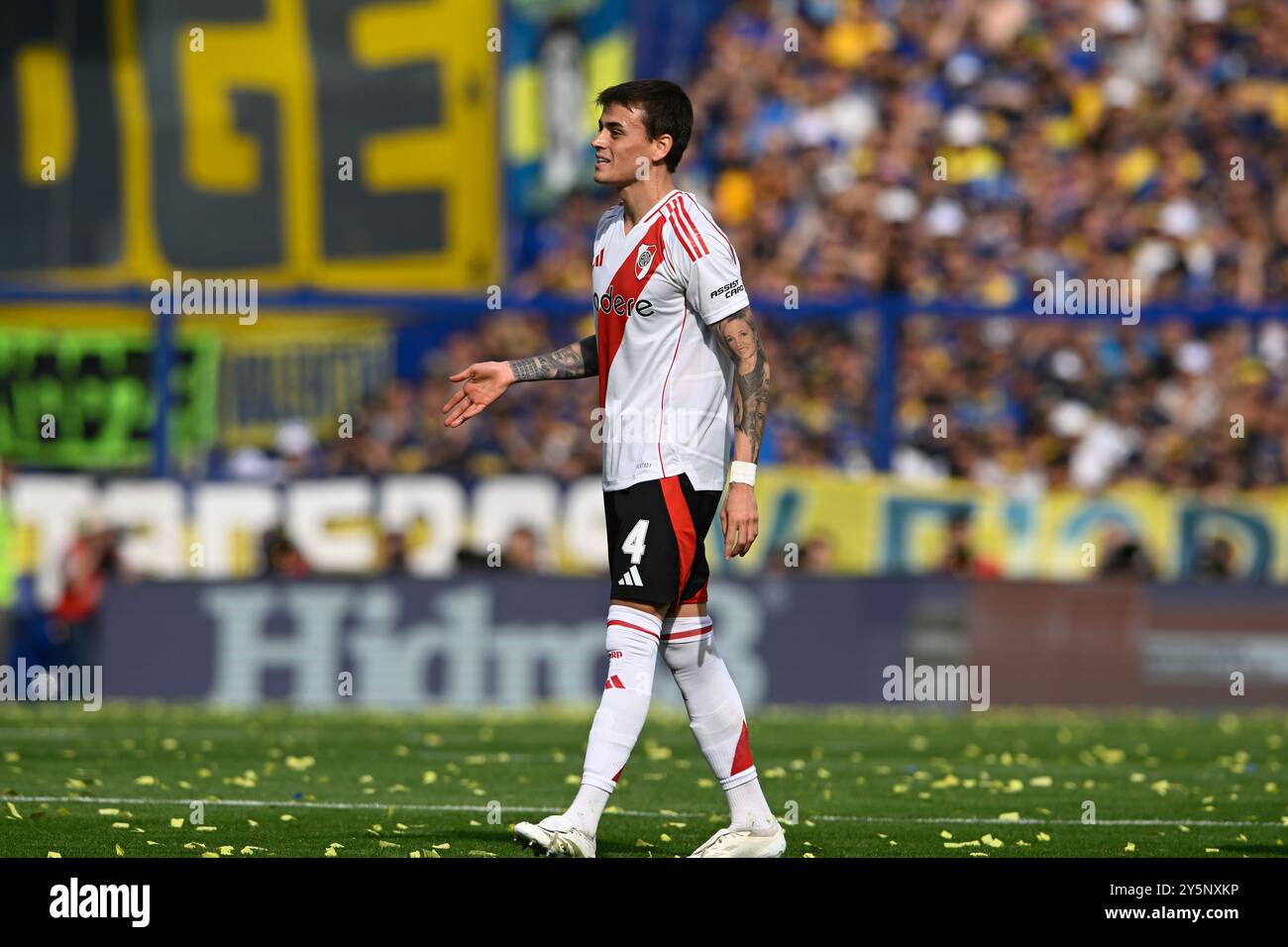 BUENOS AIRES, ARGENTINA - SEPTEMBER 21: Nicolas Fonseca of River Plate ...