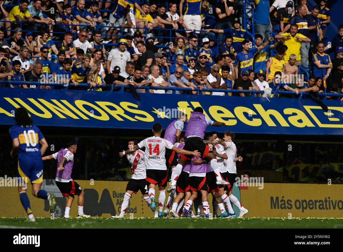 Manuel lanzini river plate hi-res stock photography and images - Alamy