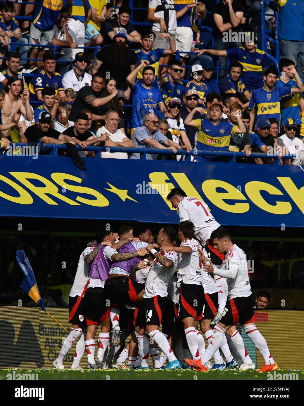 Manuel lanzini river plate hi-res stock photography and images - Alamy