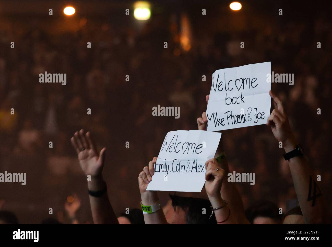 Welcome back 2024 hi-res stock photography and images - Alamy