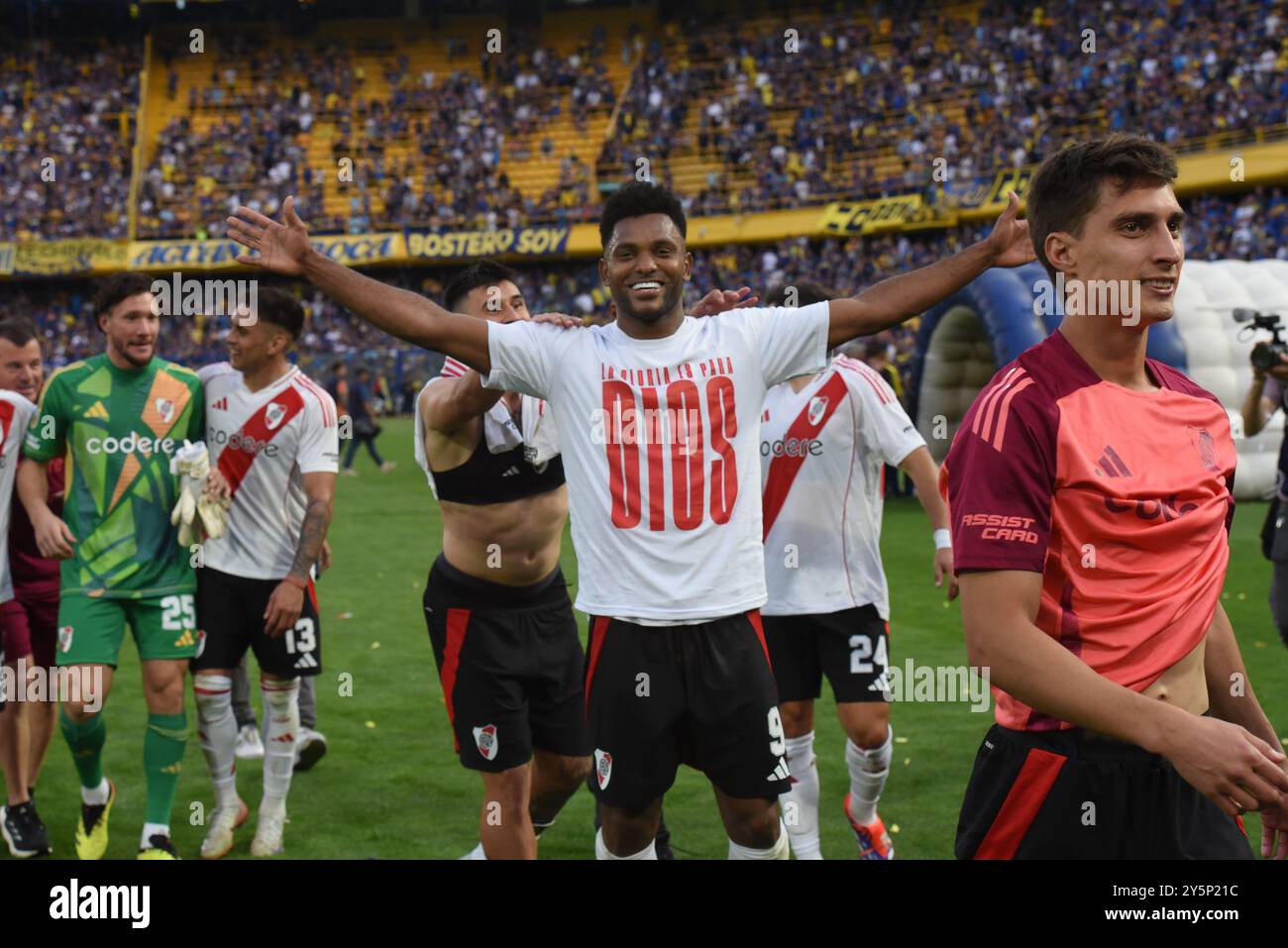 BUENOS AIRES, ARGENTINA - SEPTEMBER 21: Miguel Borja and Adam Bareiro ...
