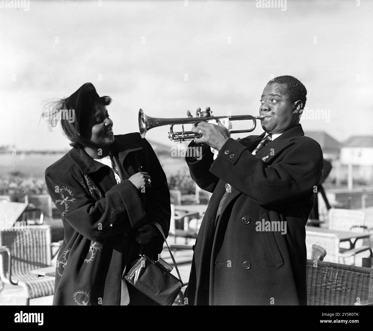 Louis Armstrong briefly demonstrates at Schiphol Airport that he can ...