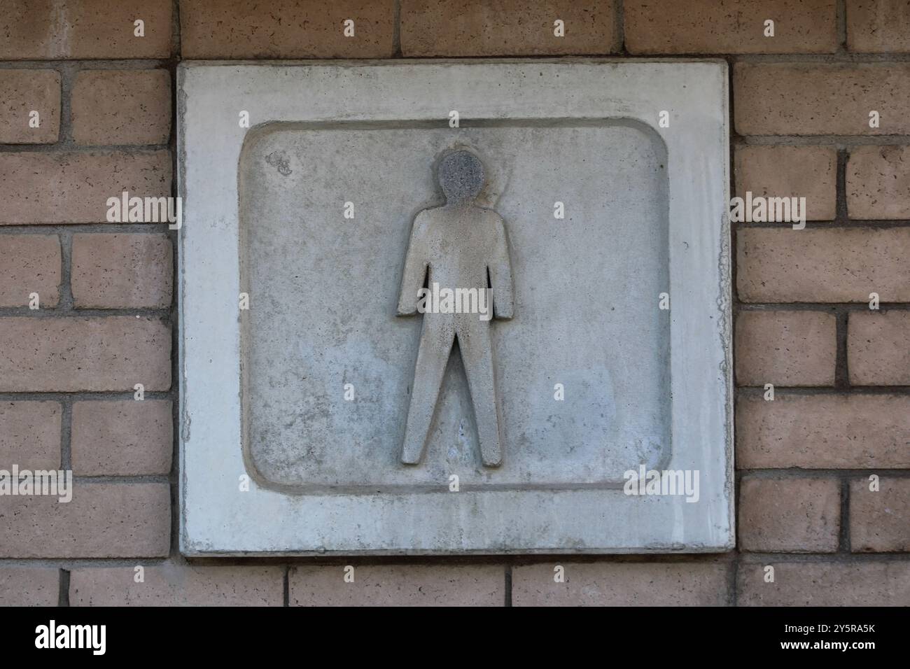 Restroom signage hi-res stock photography and images - Alamy