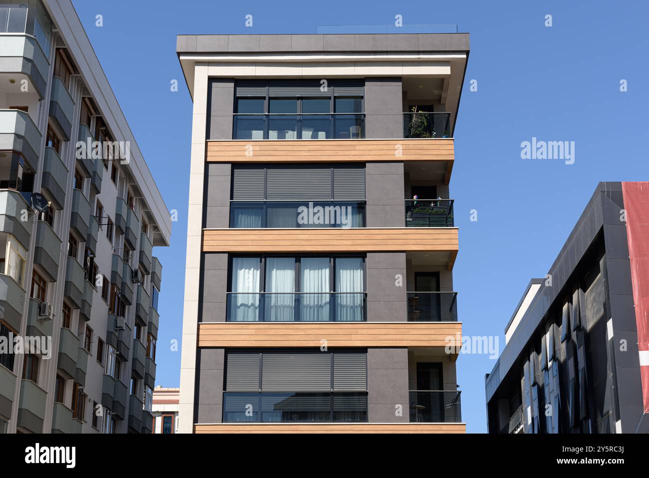 ISTANBUL, TURKEY, SEPTEMBER 22, 2024: New buildings in Fikirtepe ...