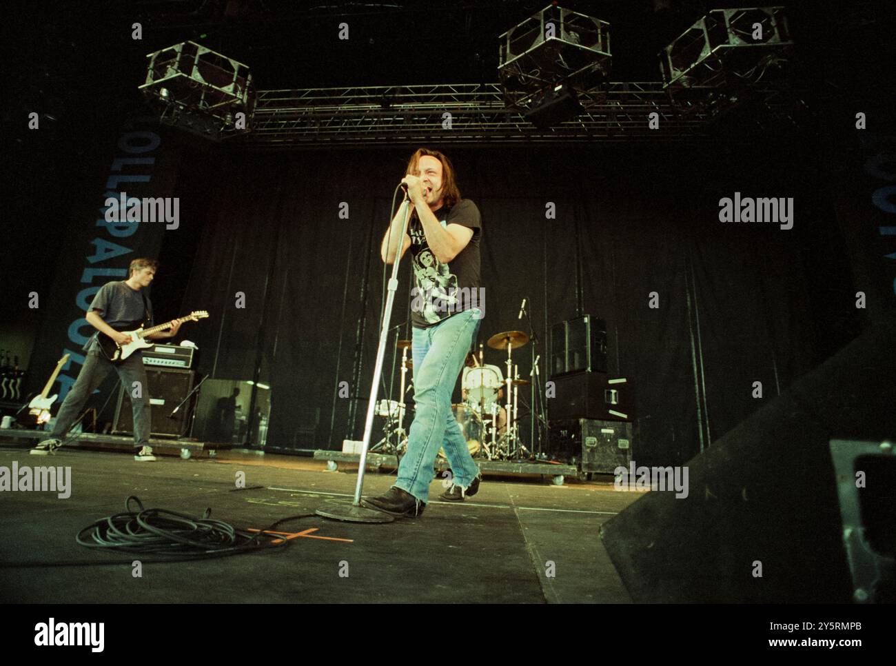 David Yow captivates the crowd with his intense vocals at Lollapalooza ...