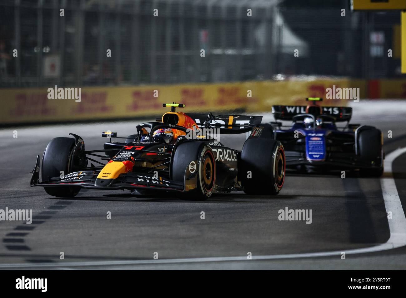 11 PEREZ Sergio (mex), Red Bull Racing RB20, action 43 COLAPINTO Franco (arg), Williams Racing ...
