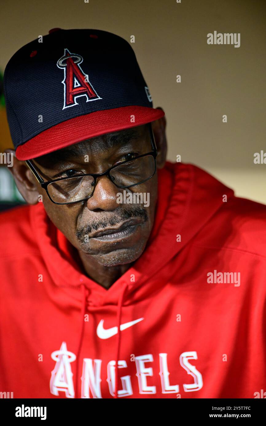 Los Angeles Angels manager Ron Washington (37) during the MLB baseball ...
