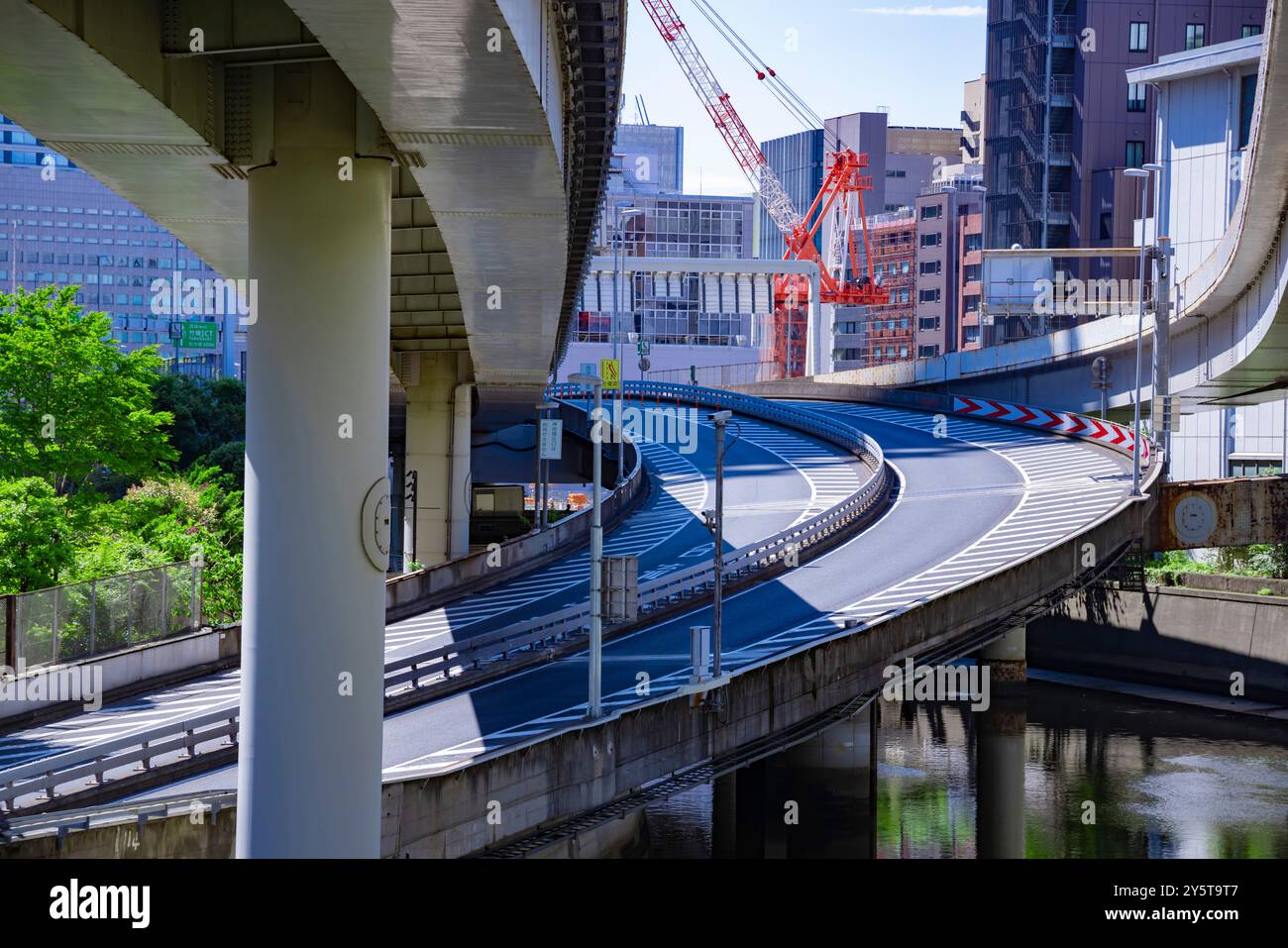 An empty city highway in Tokyo telephoto shot Stock Photo - Alamy