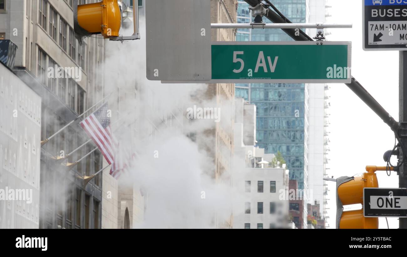 Fifth avenue, 5 ave road sign, Manhattan midtown architecture, New York ...