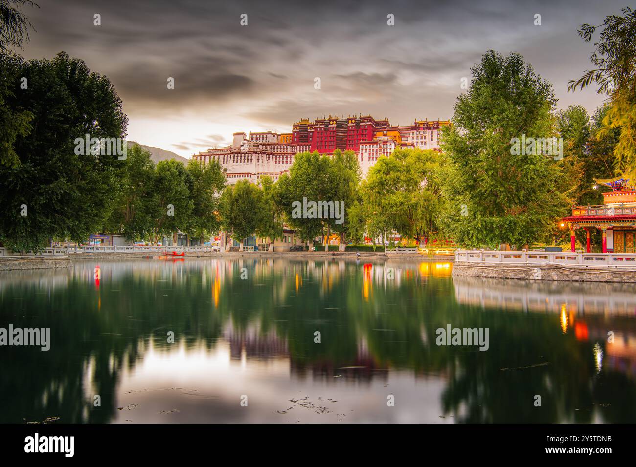 The Potala Palace, UNESCO World Heritage Site, Lhasa, Tibet, China ...