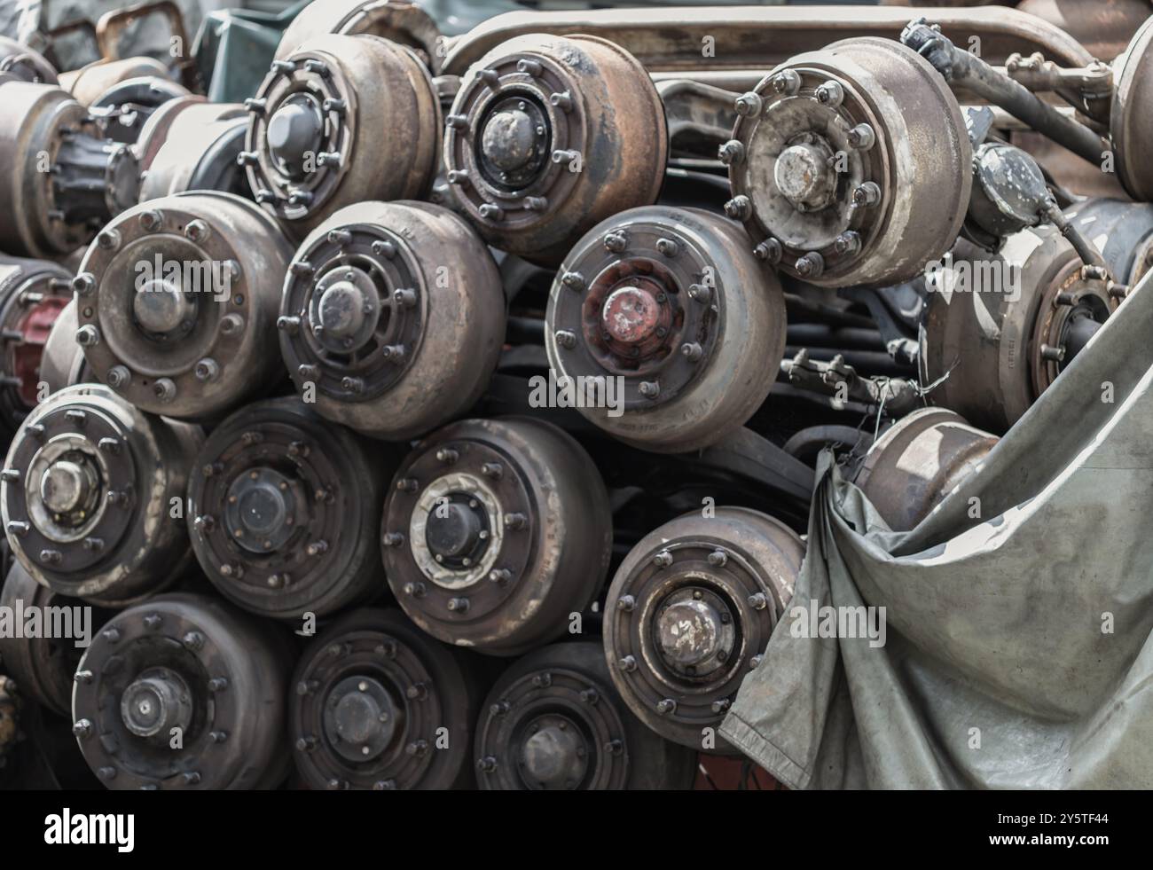 Rusty axles hi-res stock photography and images - Alamy