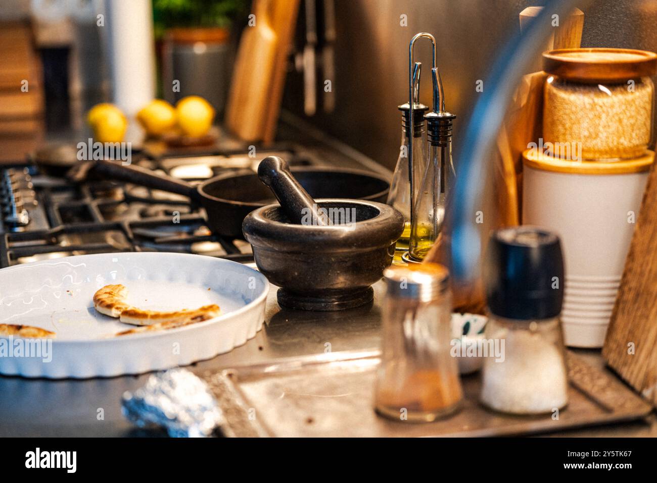 Real party hi-res stock photography and images - Alamy