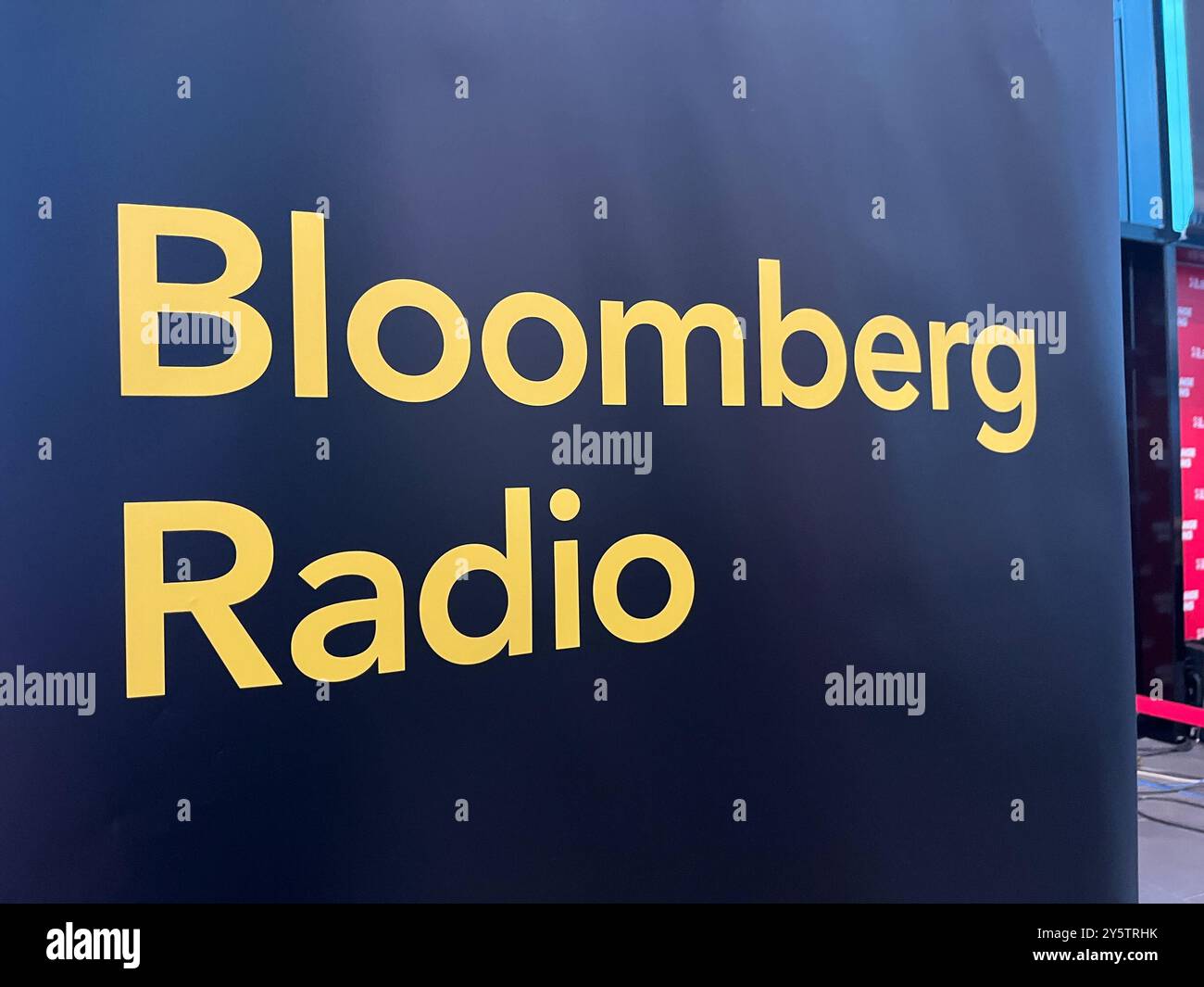 Bloomberg radio hi-res stock photography and images - Alamy
