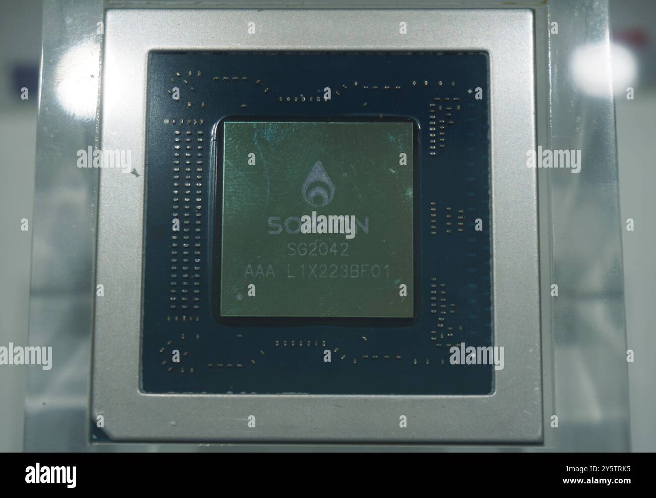 Vcpu hi-res stock photography and images - Alamy