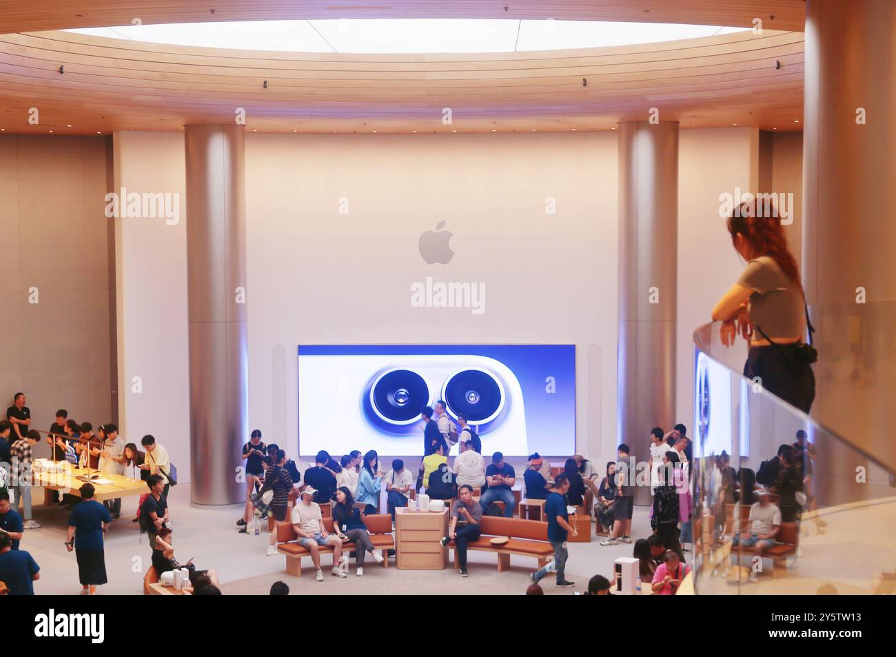 SHANGHAI, CHINA - SEPTEMBER 22, 2024 - Customers experience Apple's new ...