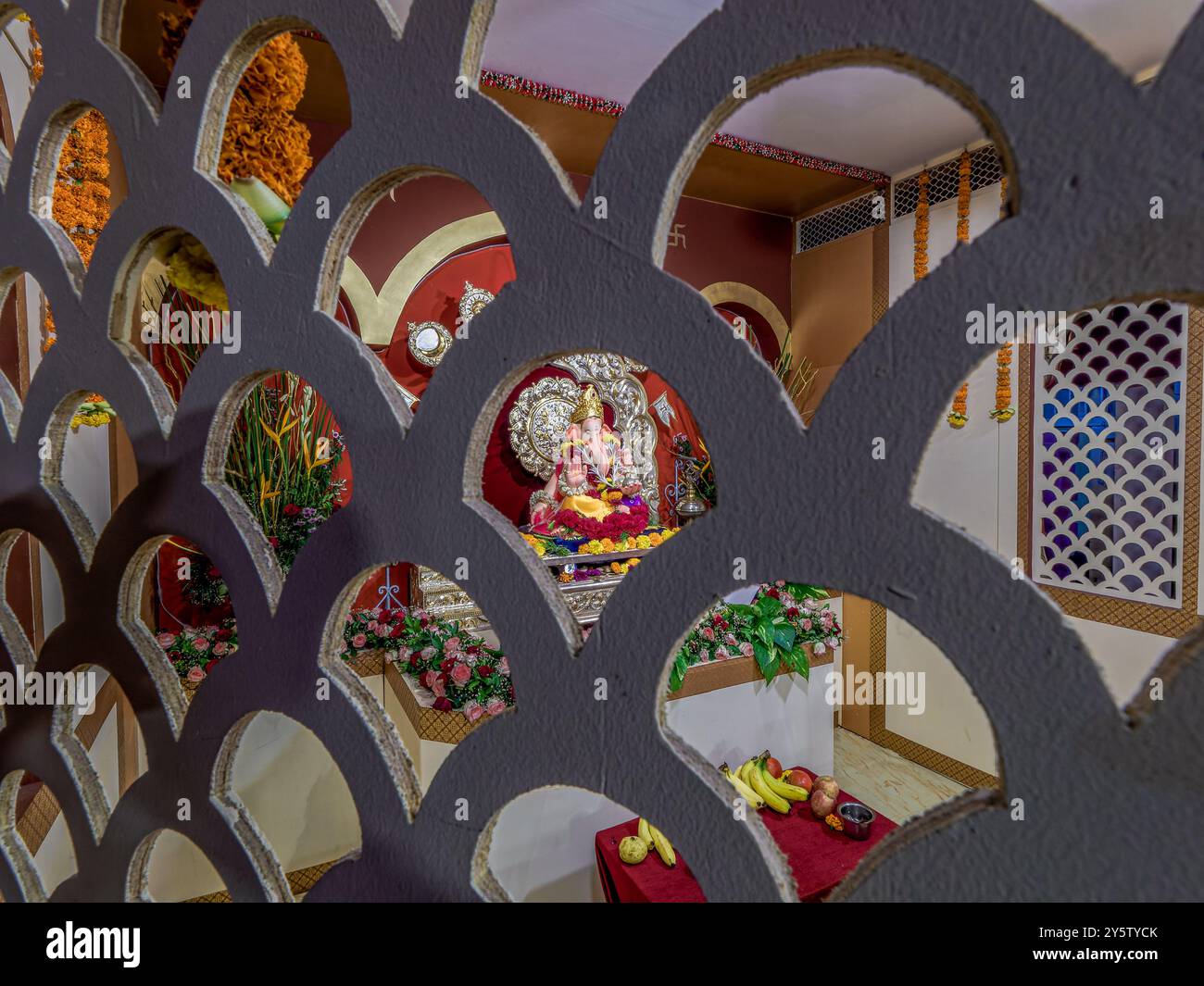 Chawl mumbai hi-res stock photography and images - Alamy