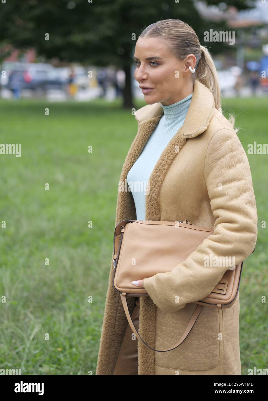 Veronica Ferraro posing for photographers before Fendi fashion show ...