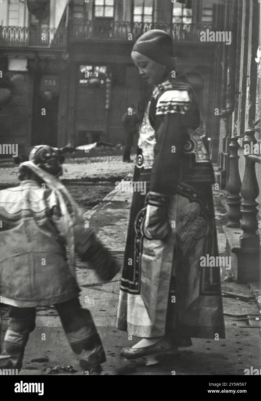 Dressed for a formal visit, near Portsmouth Square, Chinatown, San ...
