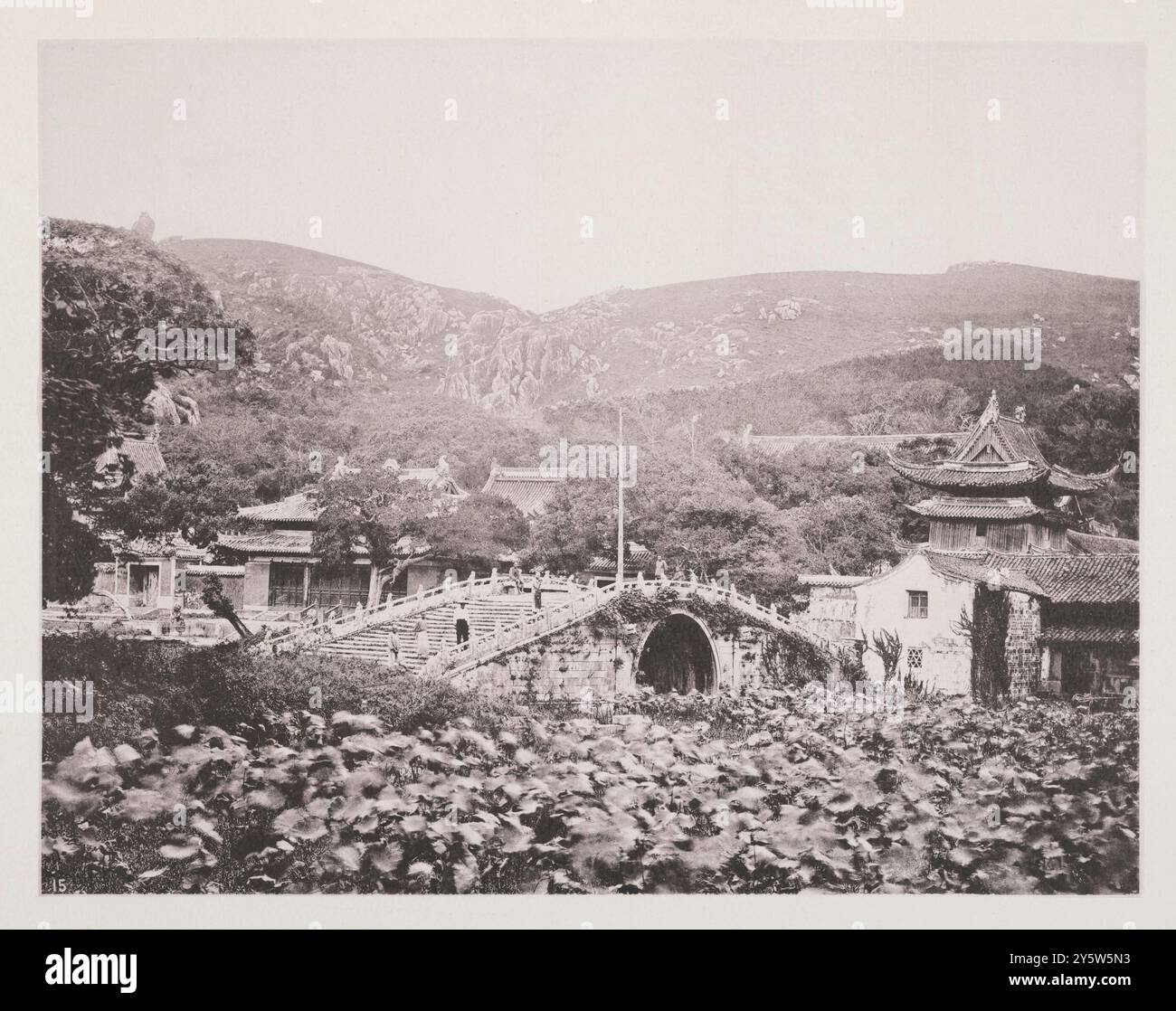 Fayu temple in mount putuo hi-res stock photography and images - Alamy