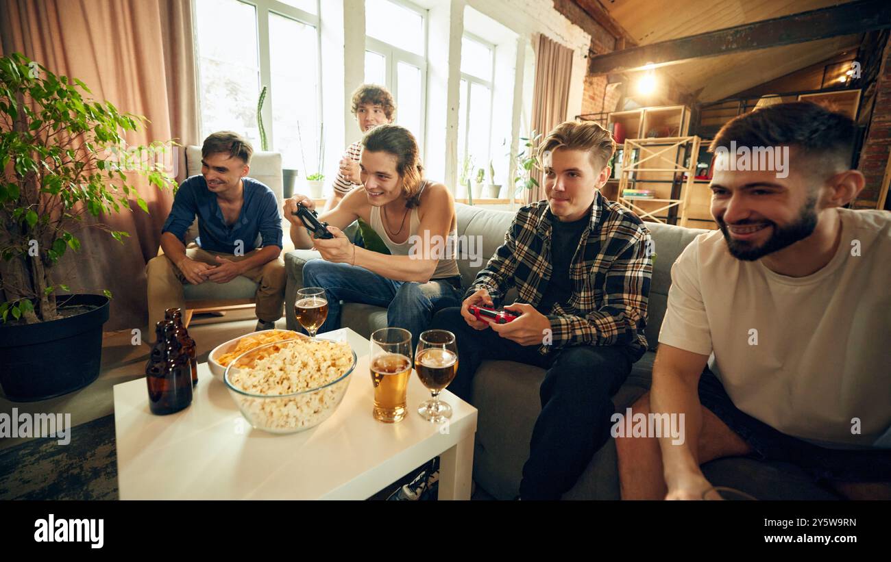 Overflow room hi-res stock photography and images - Alamy