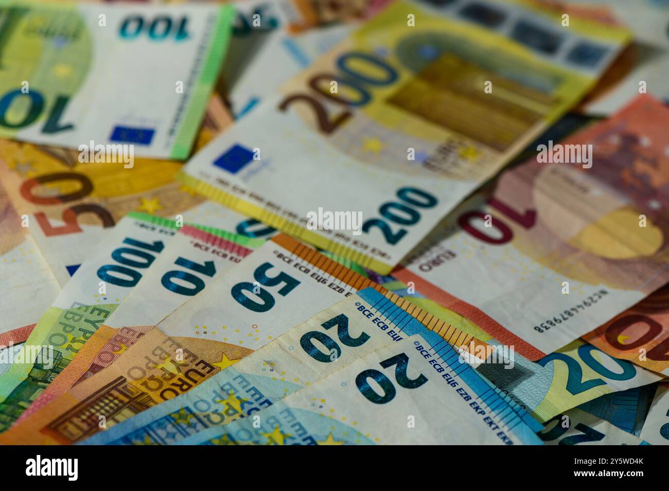 Several 100 euro notes hi-res stock photography and images - Alamy