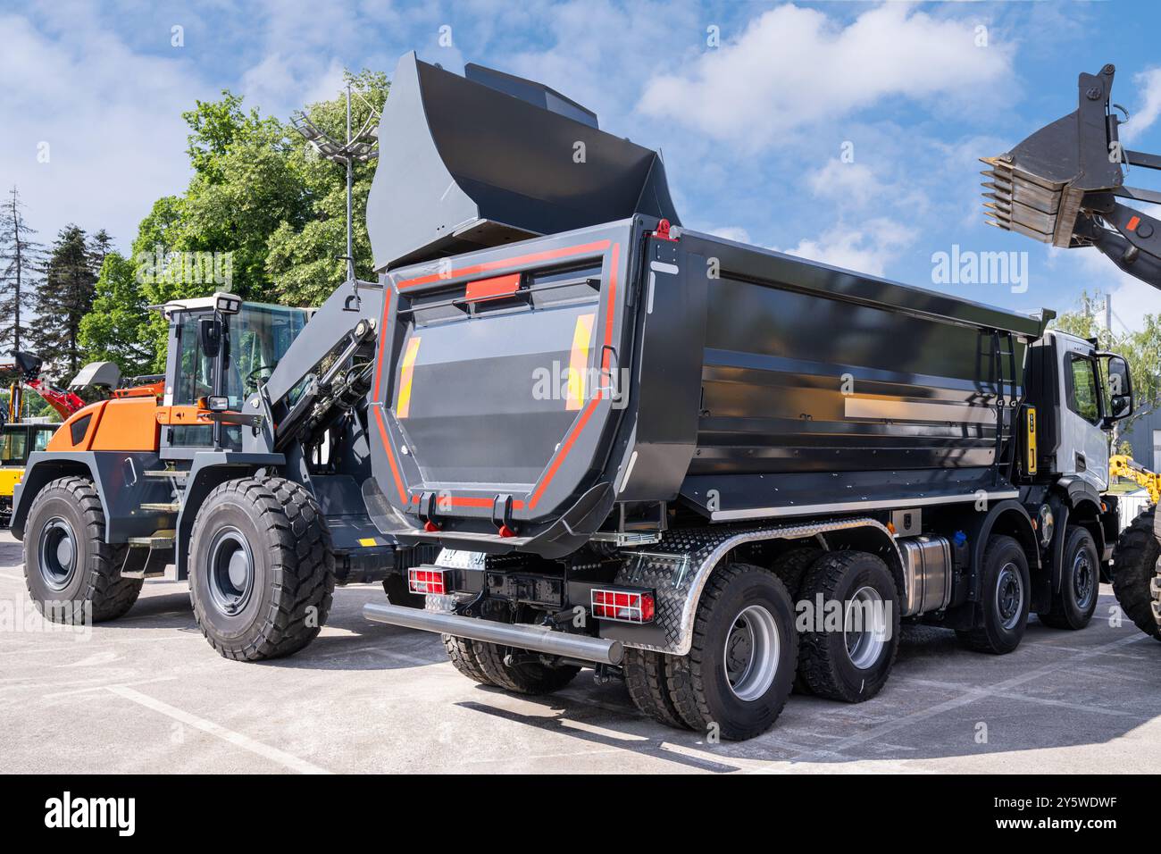 Transport of heavy machinery hi-res stock photography and images - Alamy