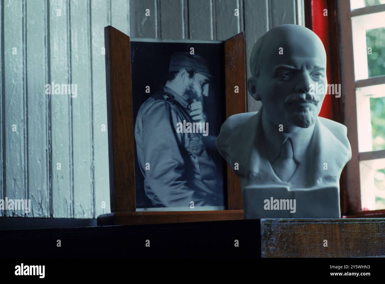 Lenin and Fidel Castro, Santiago, Cuba Stock Photo - Alamy