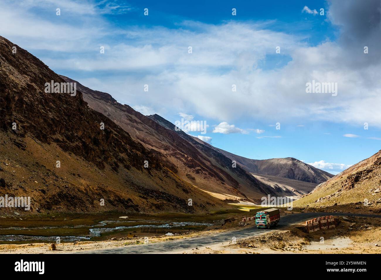 Manali-Leh Road in Indian Himalayas with lorry Stock Photo - Alamy