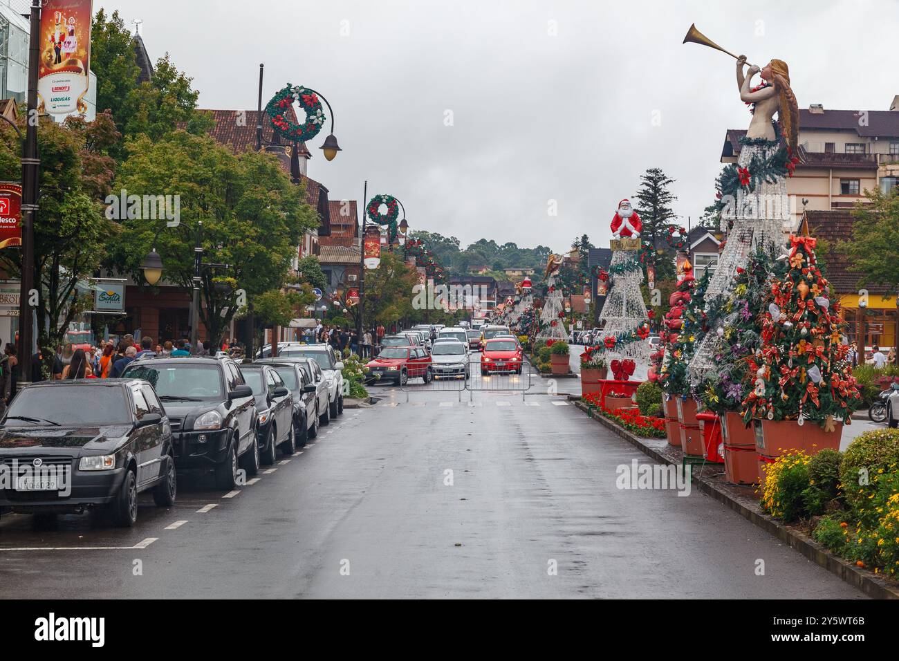 Angel grande hi-res stock photography and images - Alamy