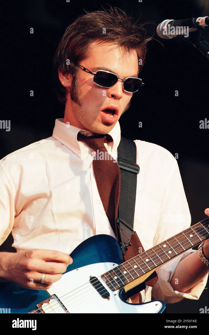 Gaz Coombes lead vocalist and guitarist of the alternative rock band ...